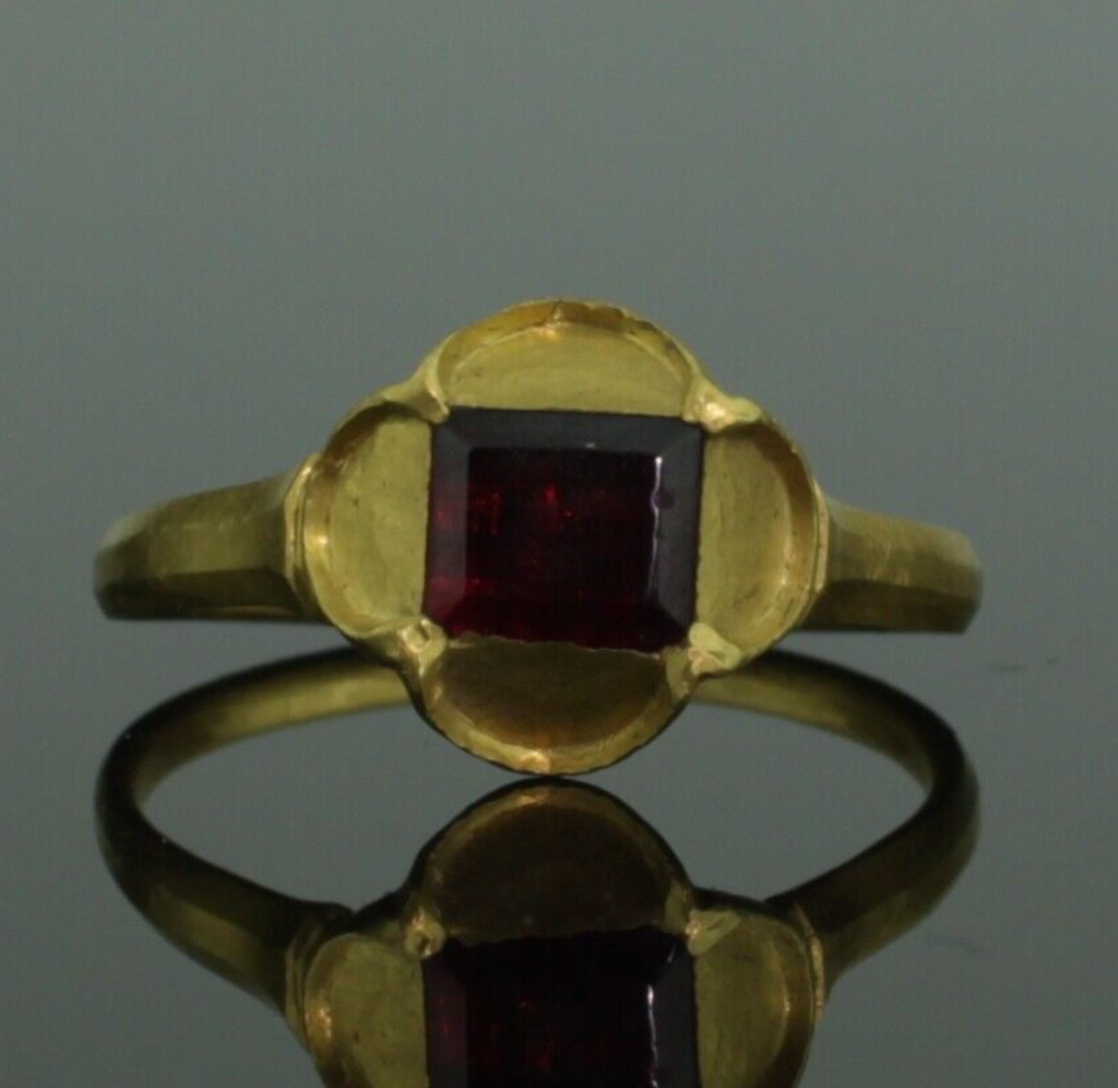 BEAUTIFUL MEDIEVAL GOLD & GARNET QUATREFOIL RING - CIRCA 14th-15th Cen ...