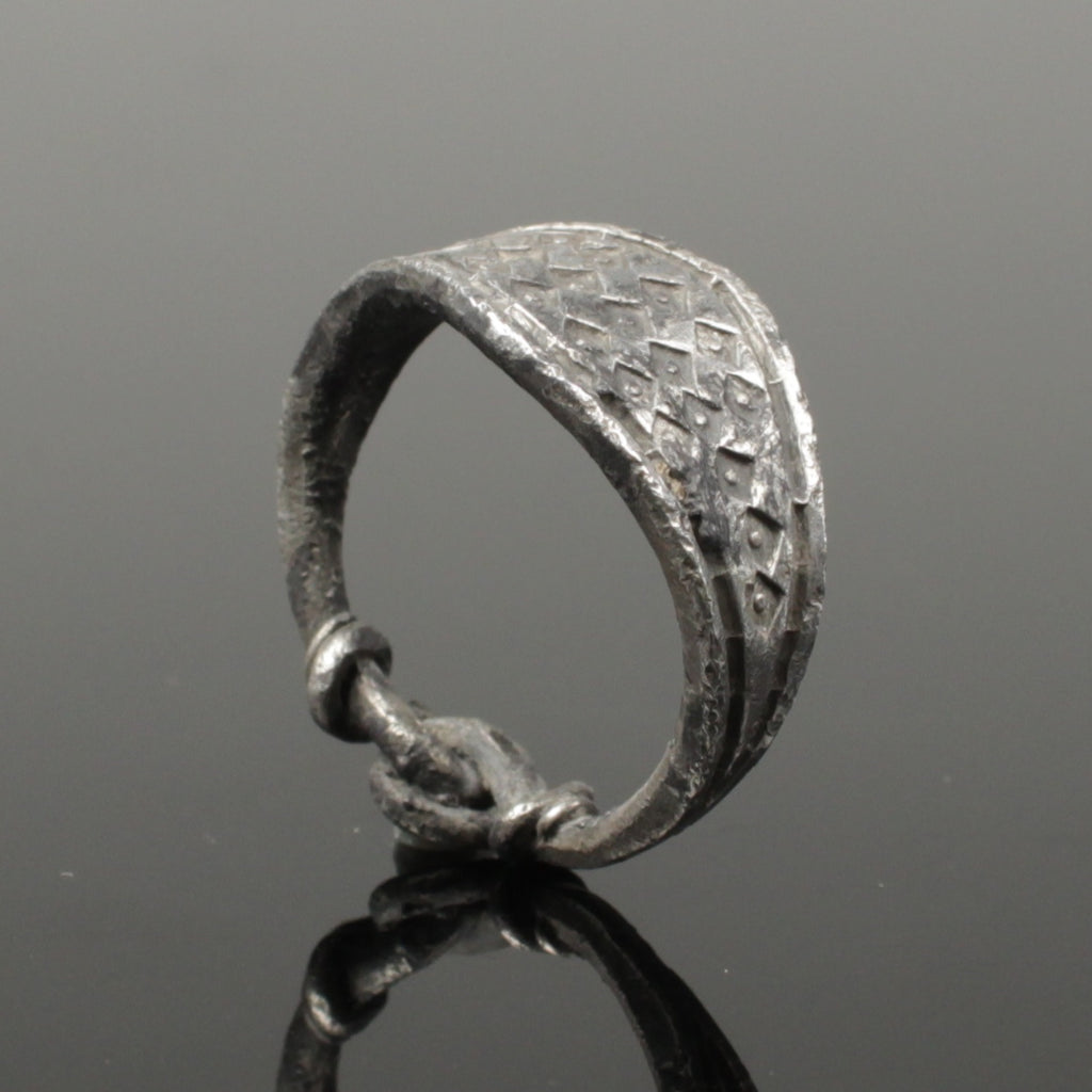 ANCIENT VIKING SILVER RING - CIRCA 9th/10th CENTURY (0029) – Trinity ...