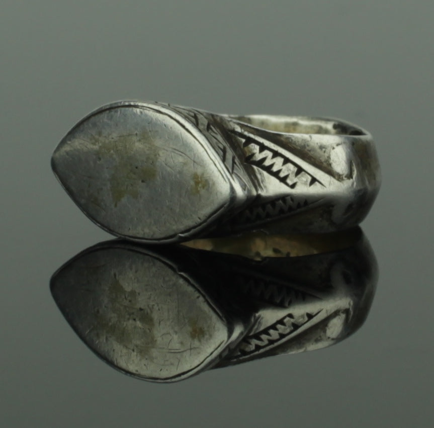 HEAVY ANCIENT MEDIEVAL SILVER RING - CIRCA 14TH CENTURY AD – Trinity ...